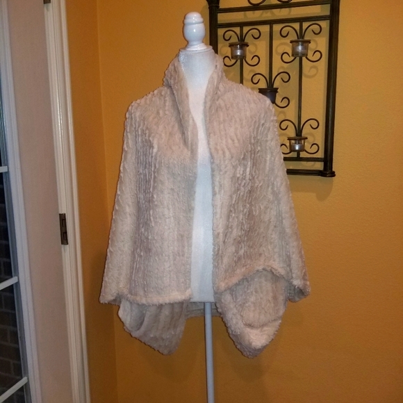 ruggine | Accessories | Ruggine Shawlwrap | Poshmark